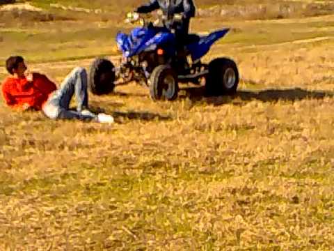 Yamaha raptor 700 Jump - YouTube