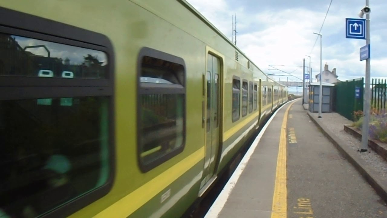 8500 Class Dart At Greystones - YouTube