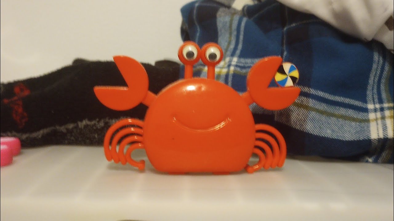 Wind Up Walking Crab Review - YouTube