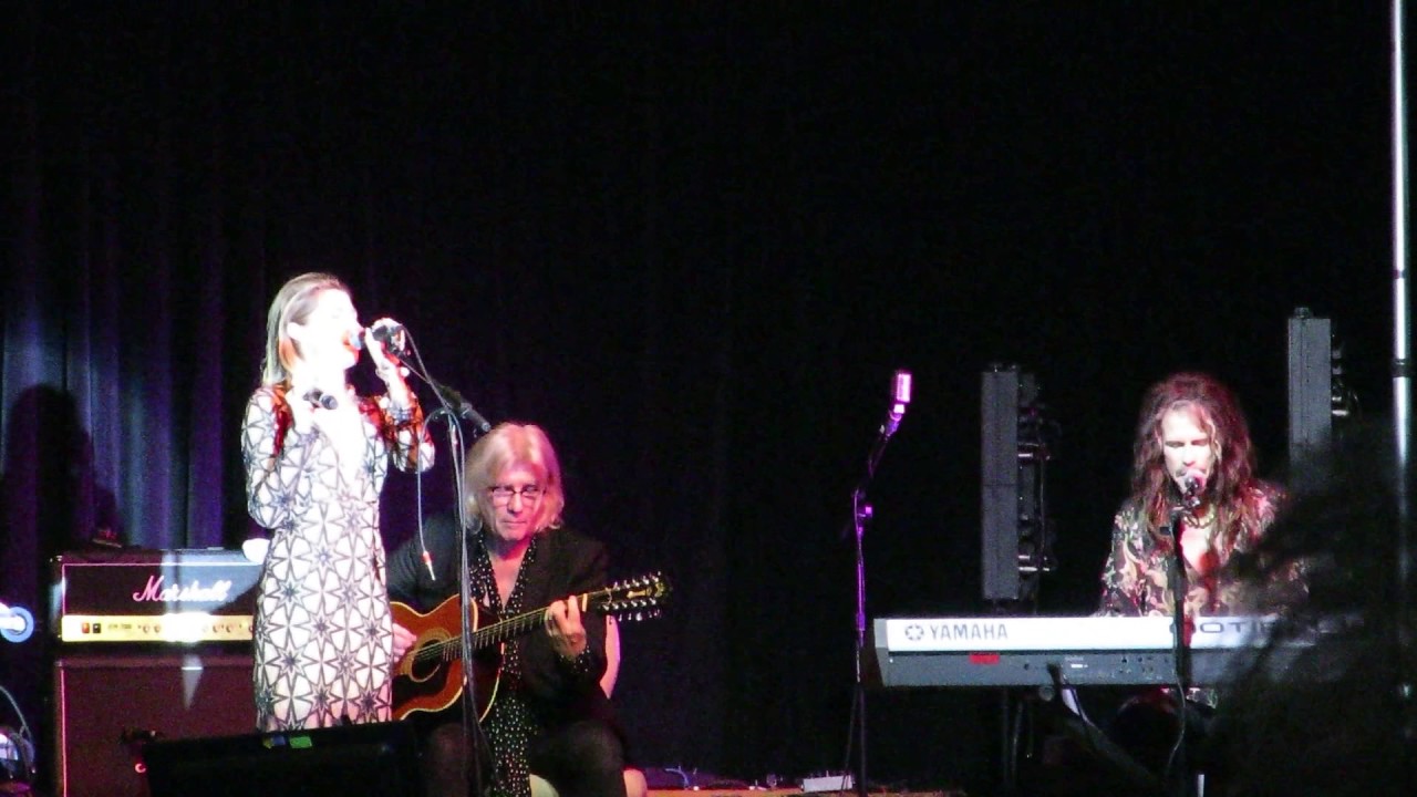 will you still love me Steven Tyler and Lily Meola Maui New Years - YouTube