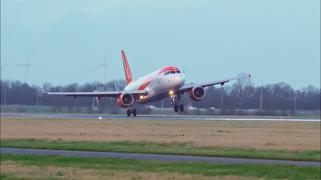 17 MINS of WINDY Plane Spotting | Amsterdam Schiphol Airport | Runway ...