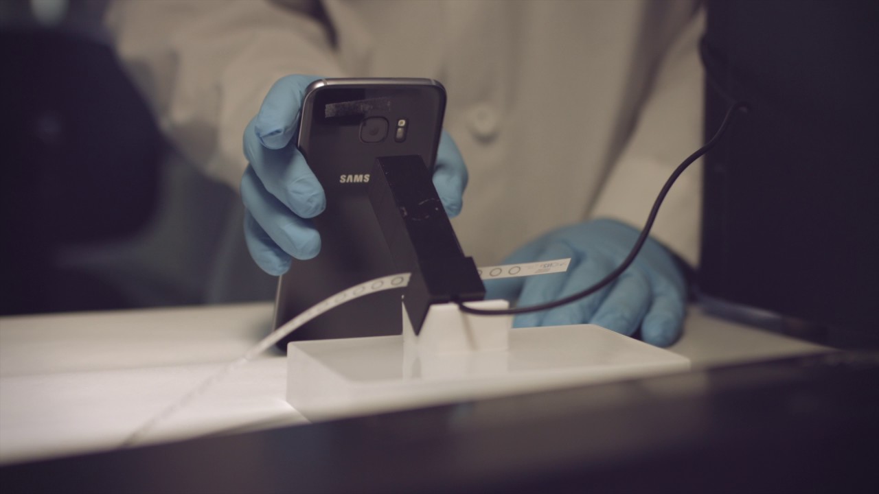 Screening device turning a smartphone camera in a digital readout - YouTube