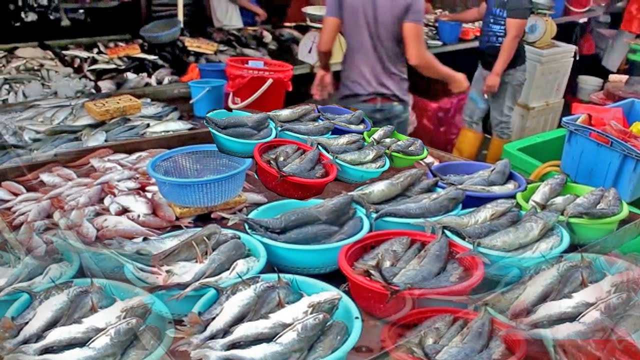 Fresh Seafood Market in Malaysia Kuala Lumpur street (KL) in Pudu area ...