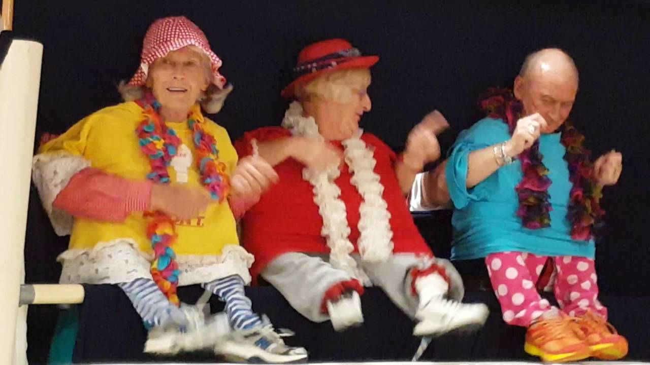 Hee Haw "Wee People" - YouTube