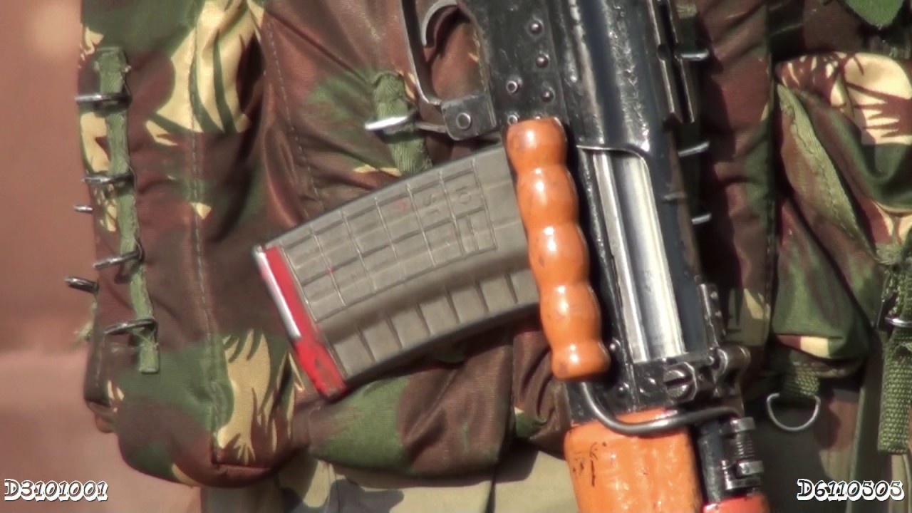 Indian Army Soldier with INSAS rifle (Indian Small Arms System) - YouTube