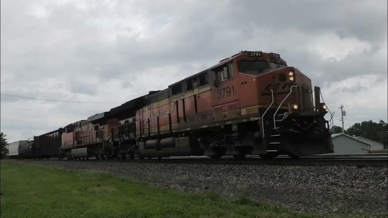 BNSF 3791 Leads Manifest Princeton, IL 5/26/24 - YouTube