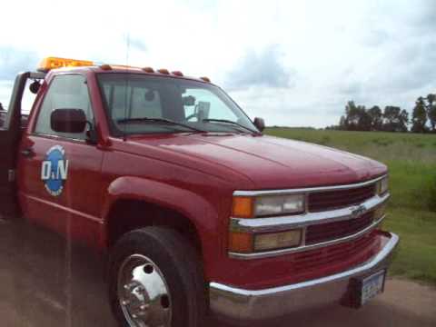Chevy 3500 hd Tow Truck wrecker - YouTube