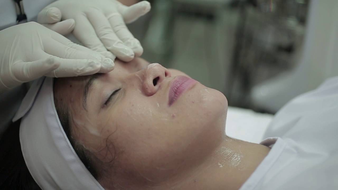 Dermclinic - Total Rejuvenating Facial - YouTube