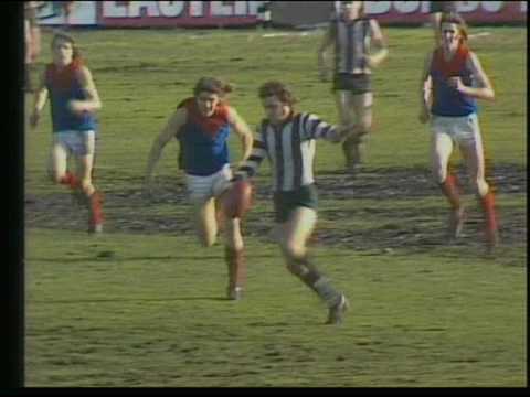 Collingwood 1975. Fabulous Phil Carman & Peter Moore - YouTube