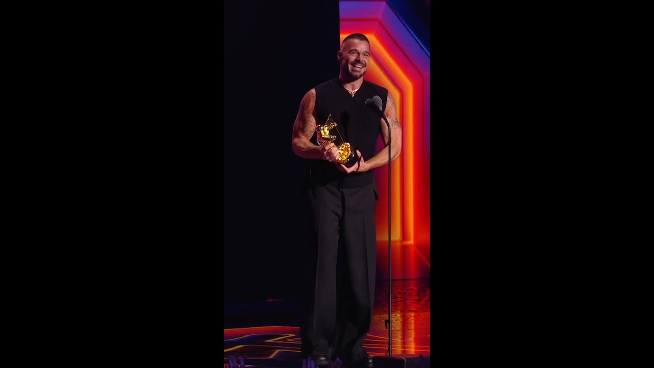 "This is for you all!" Ricky Martin graciously takes home the Latin ...
