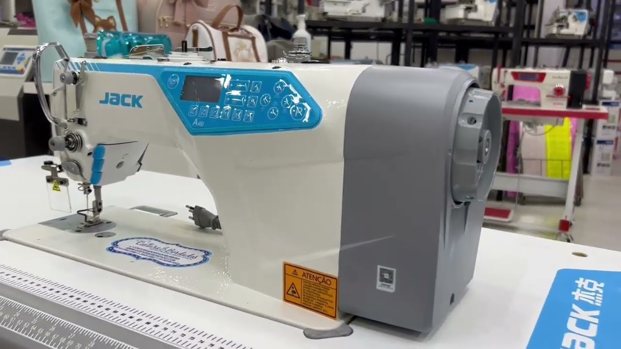 Máquina Reta Eletrônica Jack A4B com kit de calcadores e luminária de leed de brinde - YouTube