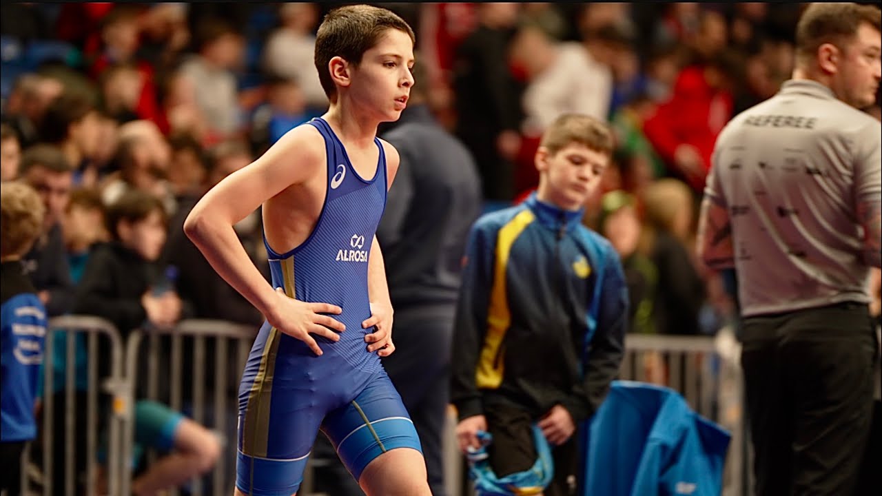 Scoreboard U13 A. Buniks (LAT) vs A. Khizriev (GER) 42kg. Freestyle ...