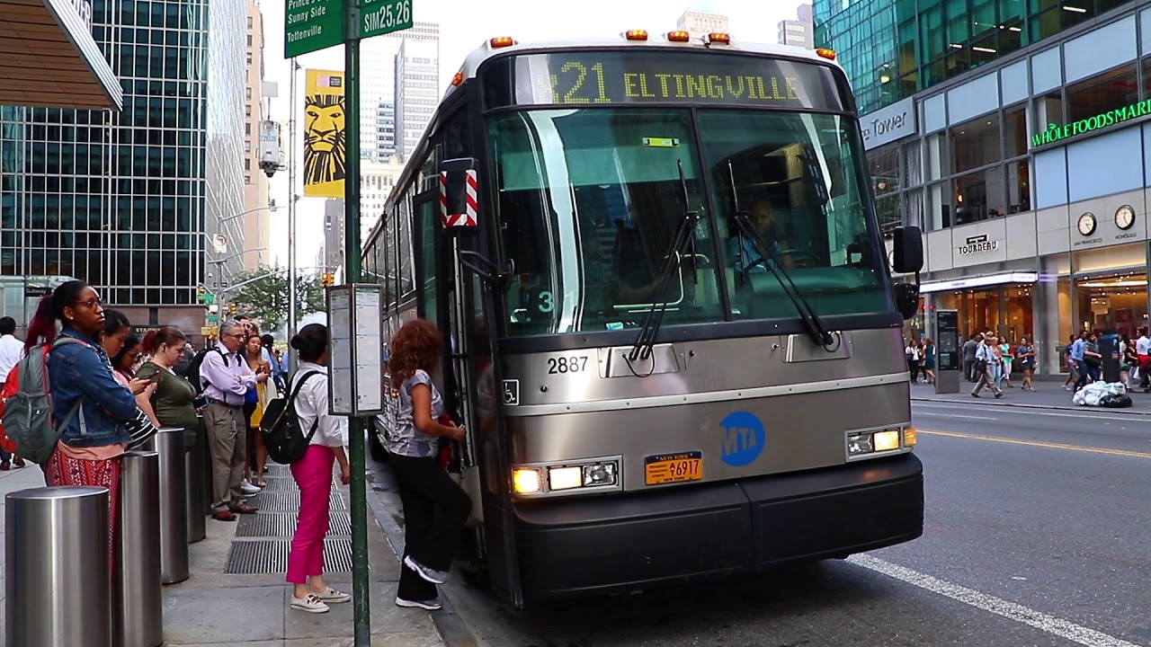 MTA New York City Bus 2002 MCI D4500 2887 On The x21 Super Express ...