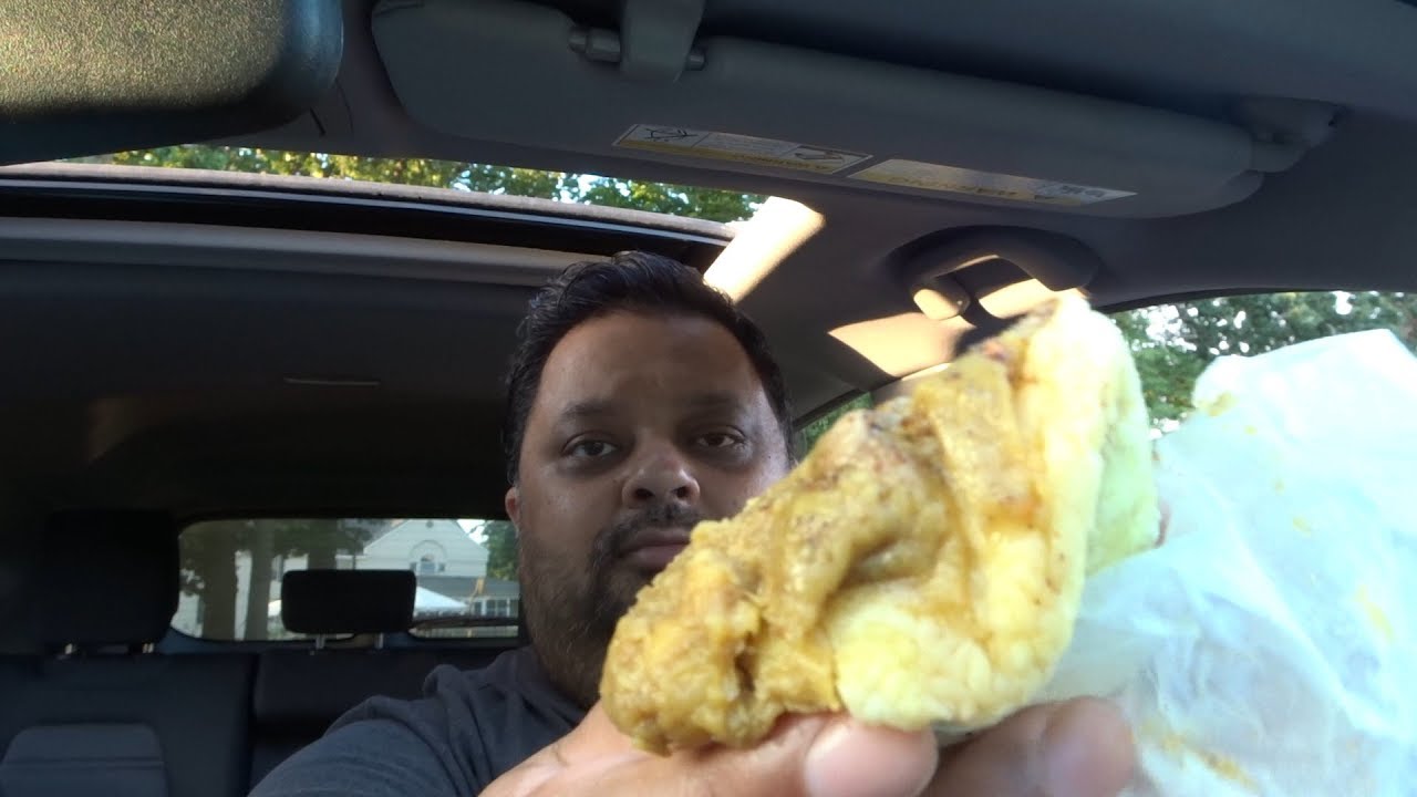 Eating Doubles (Chickpea Curry) - YouTube