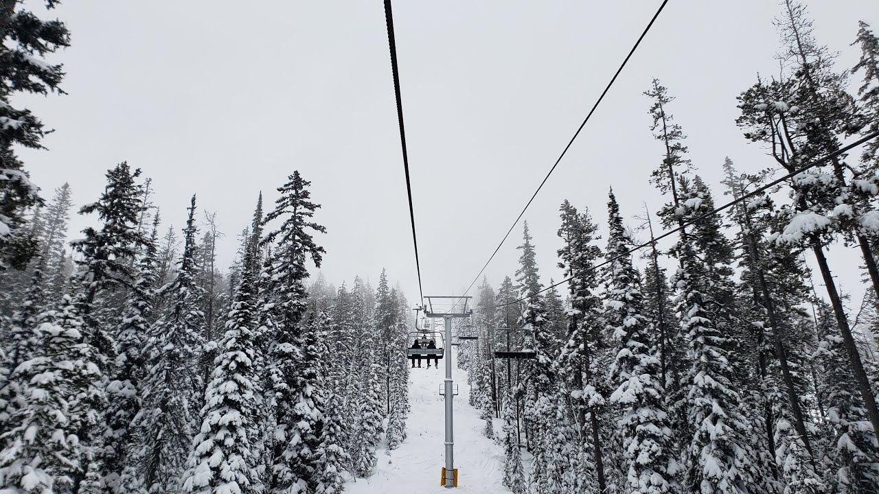Skiing perfect powder at Big White! - YouTube