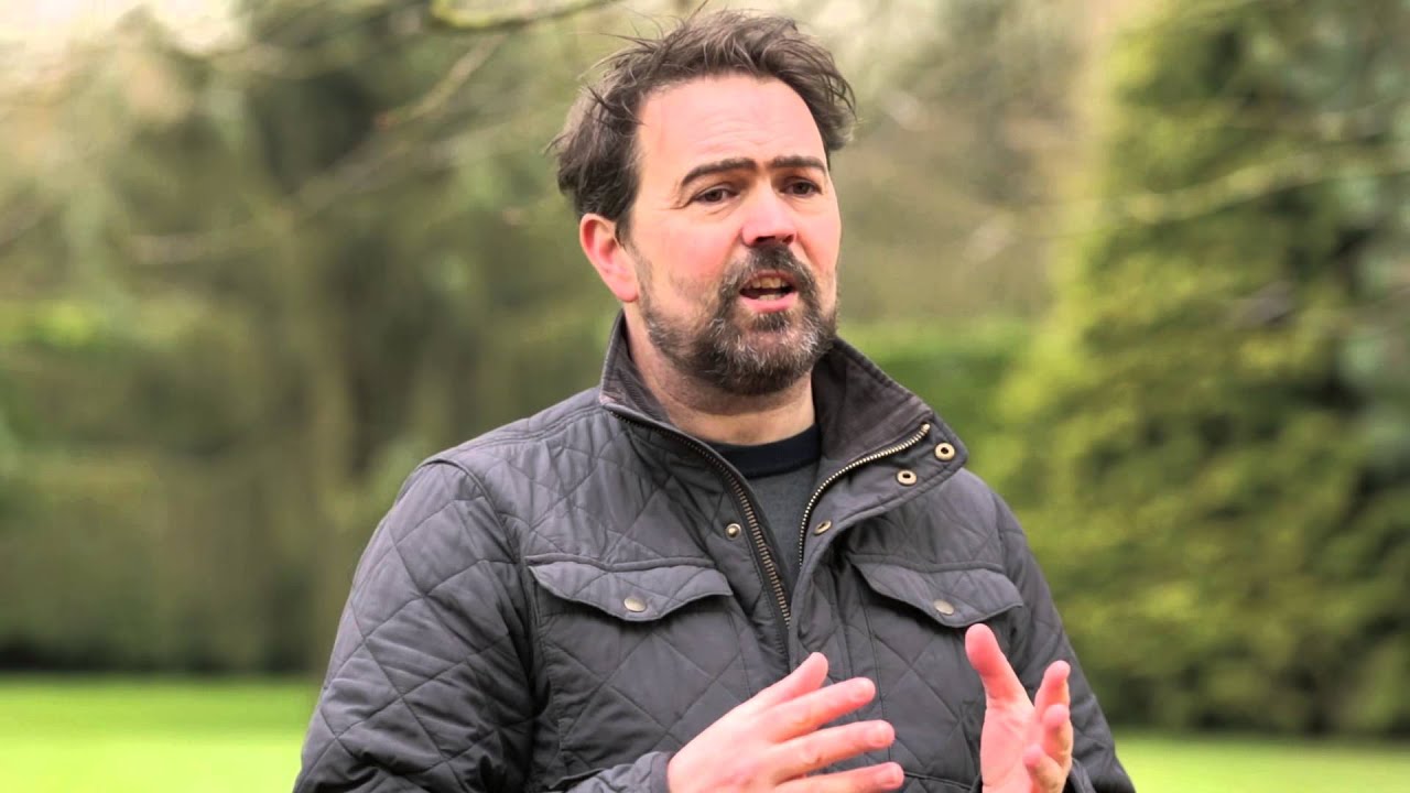 Lawn Tips for March with David Hedges-Gower - YouTube