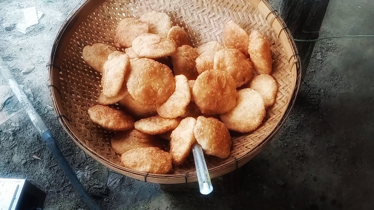 Amazing Bangladeshi Street Food 😮 | Puri, Singara | BD Food Vlog Video ...