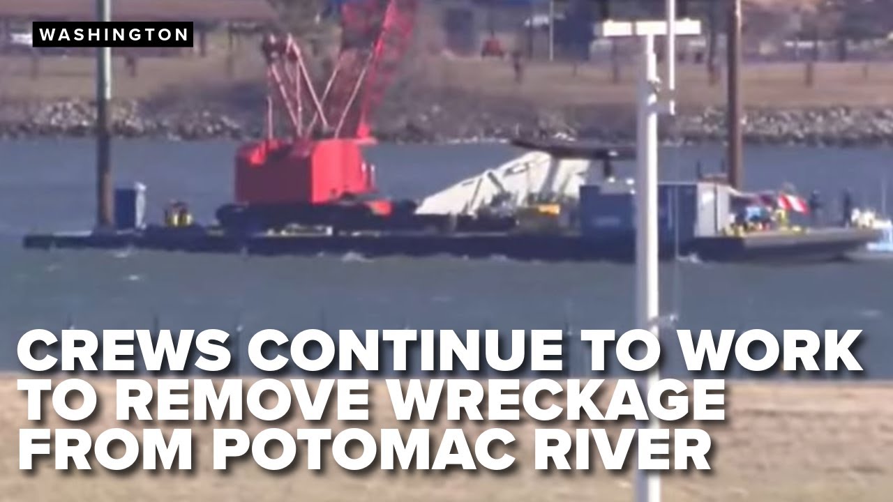 Crews continue to work to remove wreckage from Potomac River - YouTube