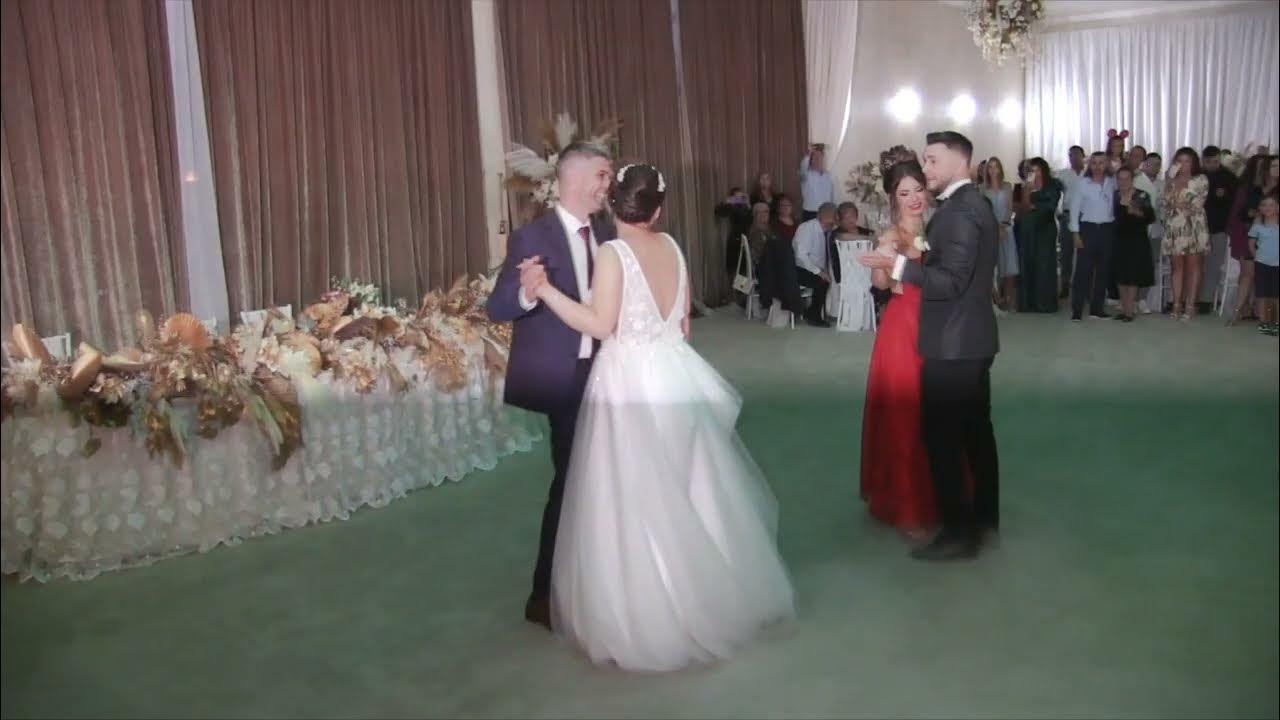 Dansul mirilor - YouTube