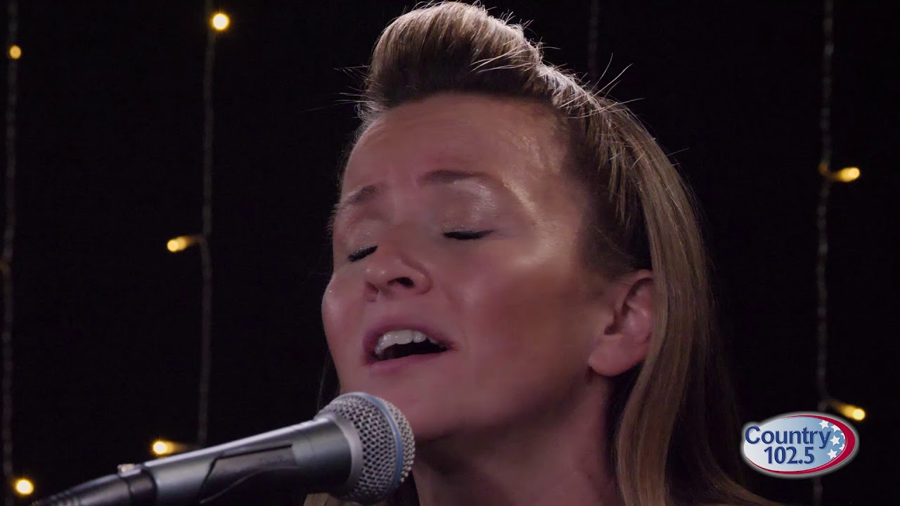 Martin and Kelly - Superhuman - YouTube