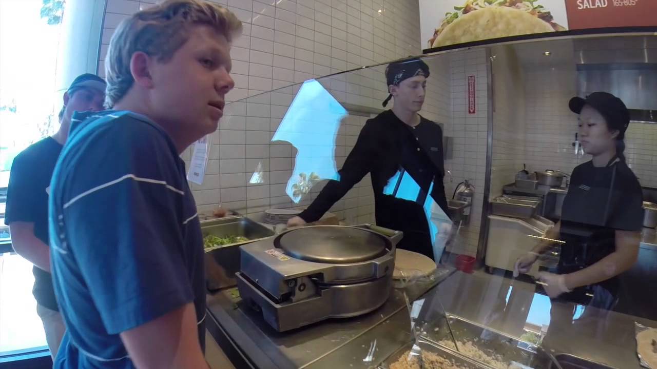 How to order a Chipotle burrito - YouTube