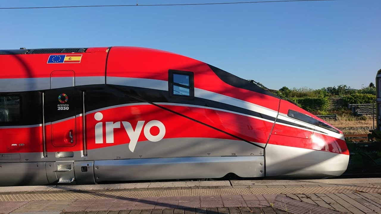 Iryo un FrecciaRossa sotto la corona di Spagna - YouTube