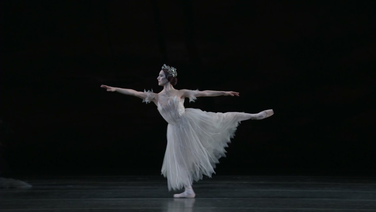 Giselle - Myrtha Queen of the Willis Variation (Marianela Nuñez, The ...