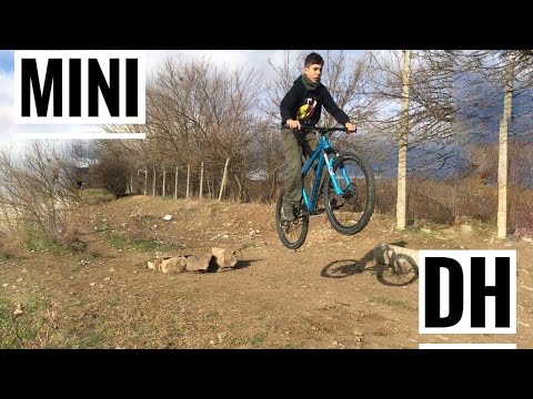 Mini DH track(Drag C2 jumps) - YouTube