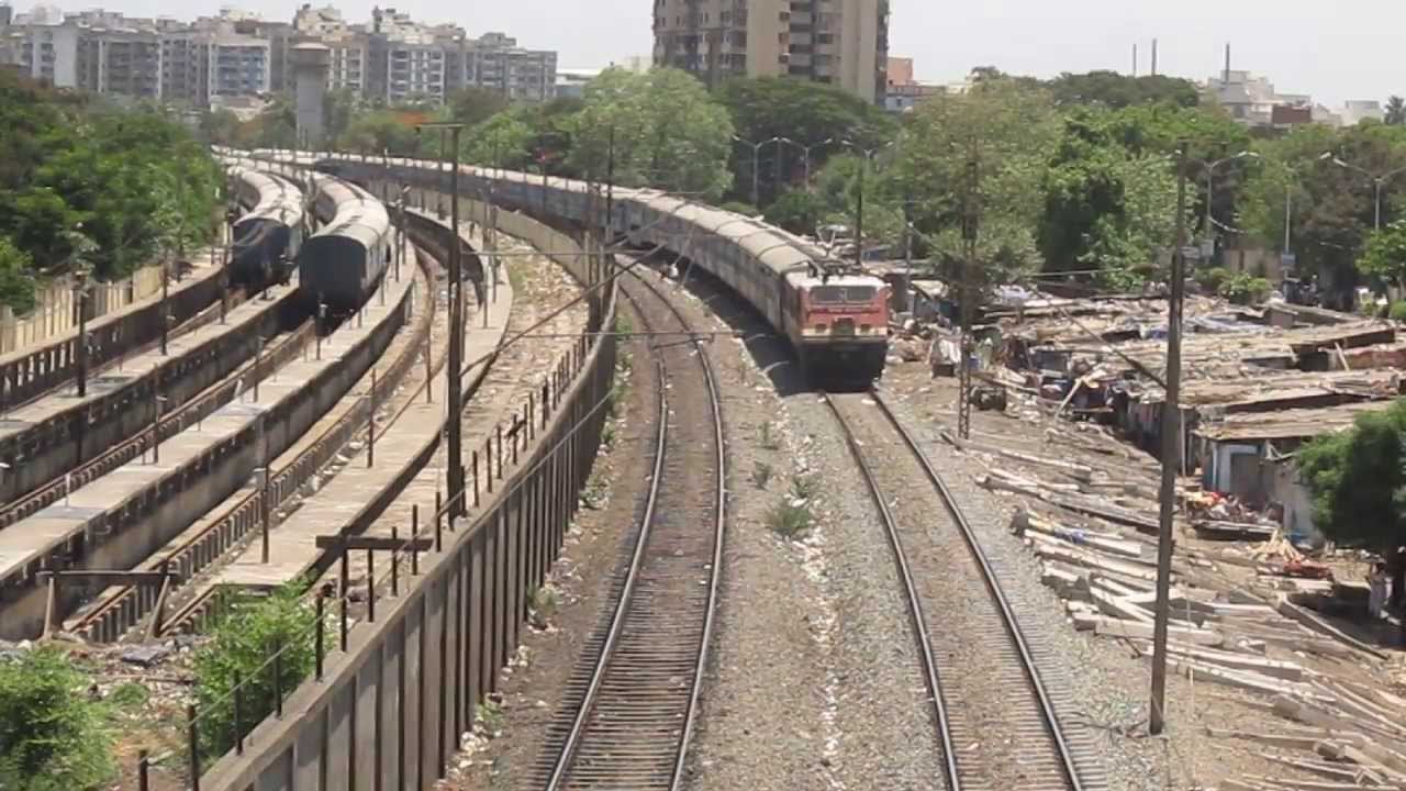 Train going in reverse. - YouTube