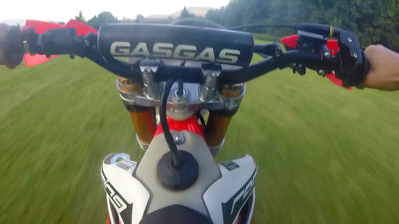 JE TEST POUR LA PREMIÈRE FOIS UNE MOTO CROSS 300 GASGAS ! - YouTube