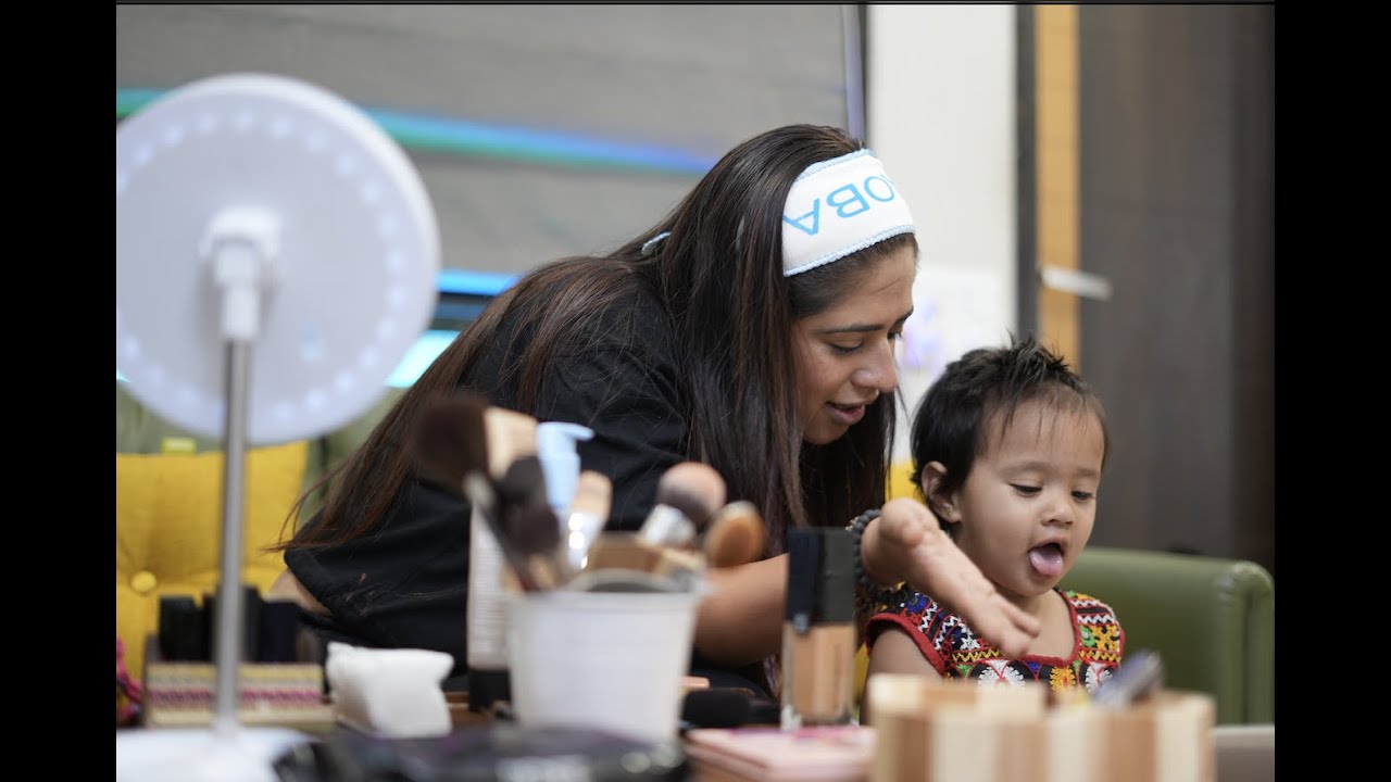 Makeup Sasuma ka ramp walk and aapse baat - YouTube