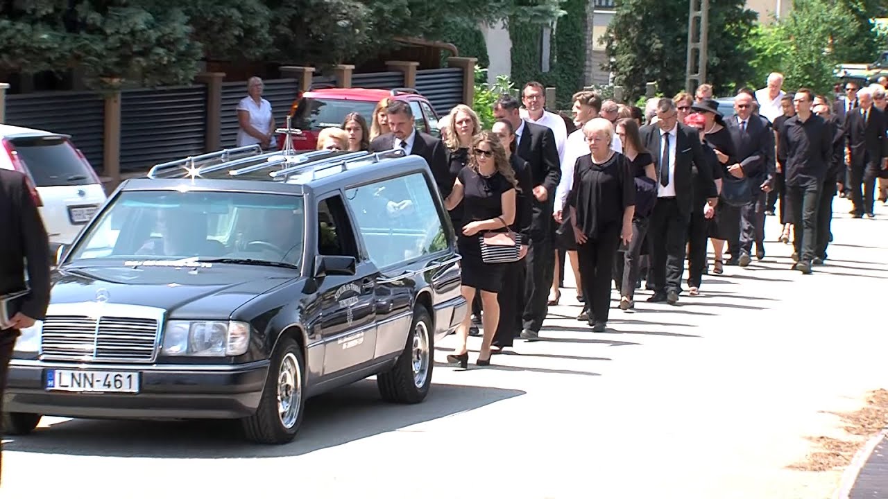 UTOLSÓ ÚTJÁRA KÍSÉRTÉK DR. BOBKÓ GÉZÁT - YouTube