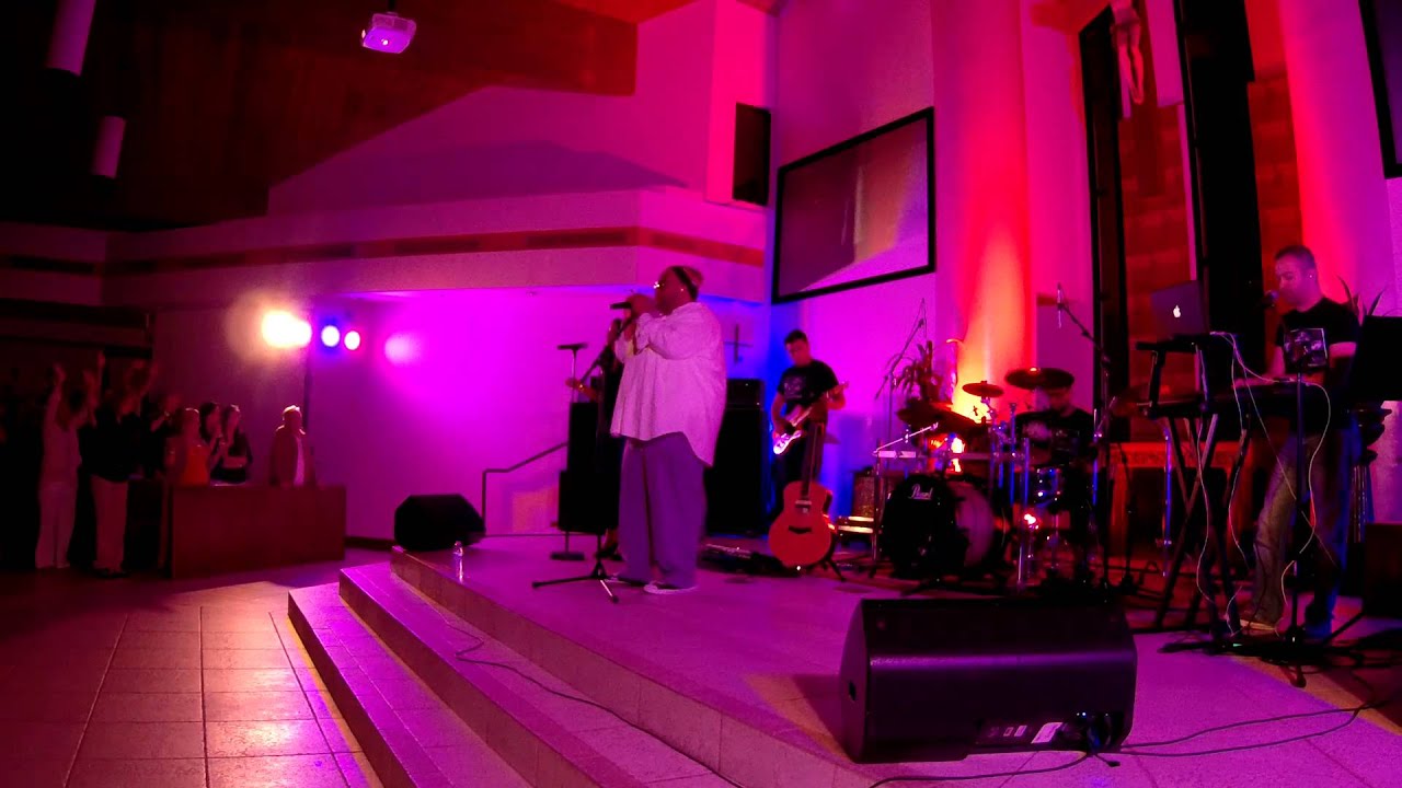 Traigo Musica de Dios en Vivo | Jon Carlos | Concierto Catolico - YouTube