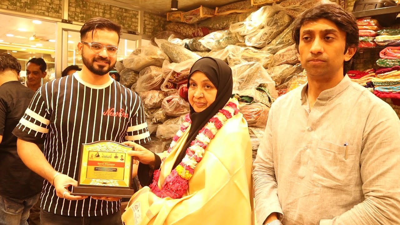 SURAT KHAZANA OWNER NADEEM AND NAVEED FELICITATED TO MLA KANEEZ FATIMA ...