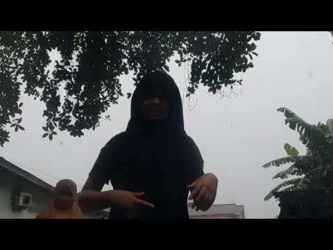 mandi hujan sama amelados wikwk