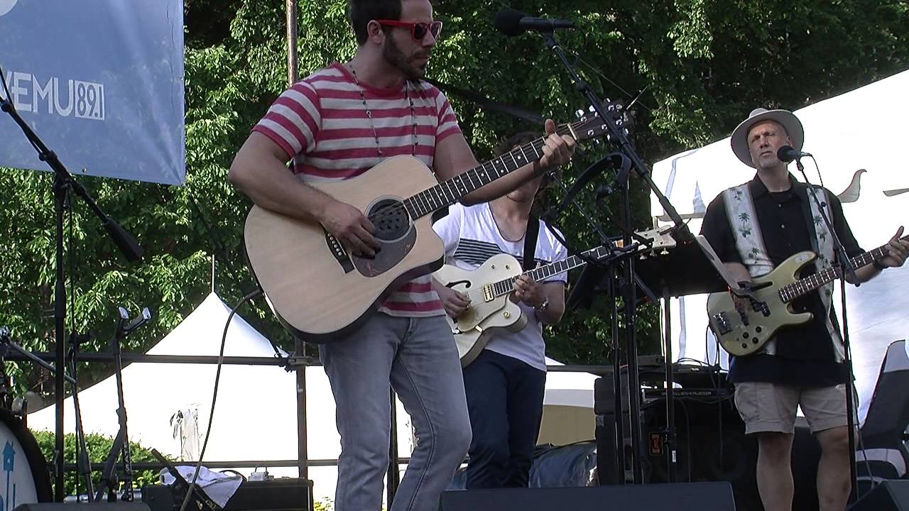 Jake Bugg Lightning Bolt covered by Brett Mitchell & the giant GHOST ...