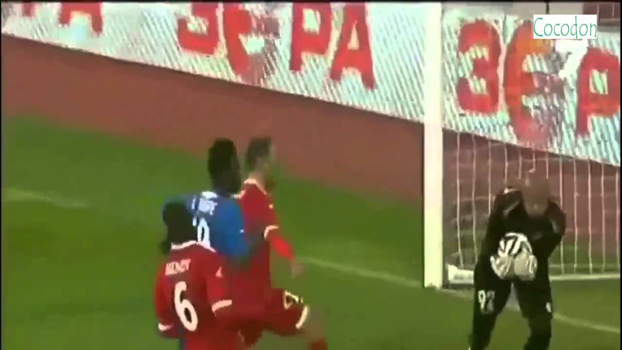 sepak bola lucu 01 Funny football - YouTube
