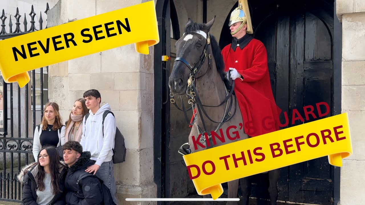 KING’S GUARD TELLS THE TOURISTS TO STAND UP! NEVER SEEN KING’S GUARD DO ...