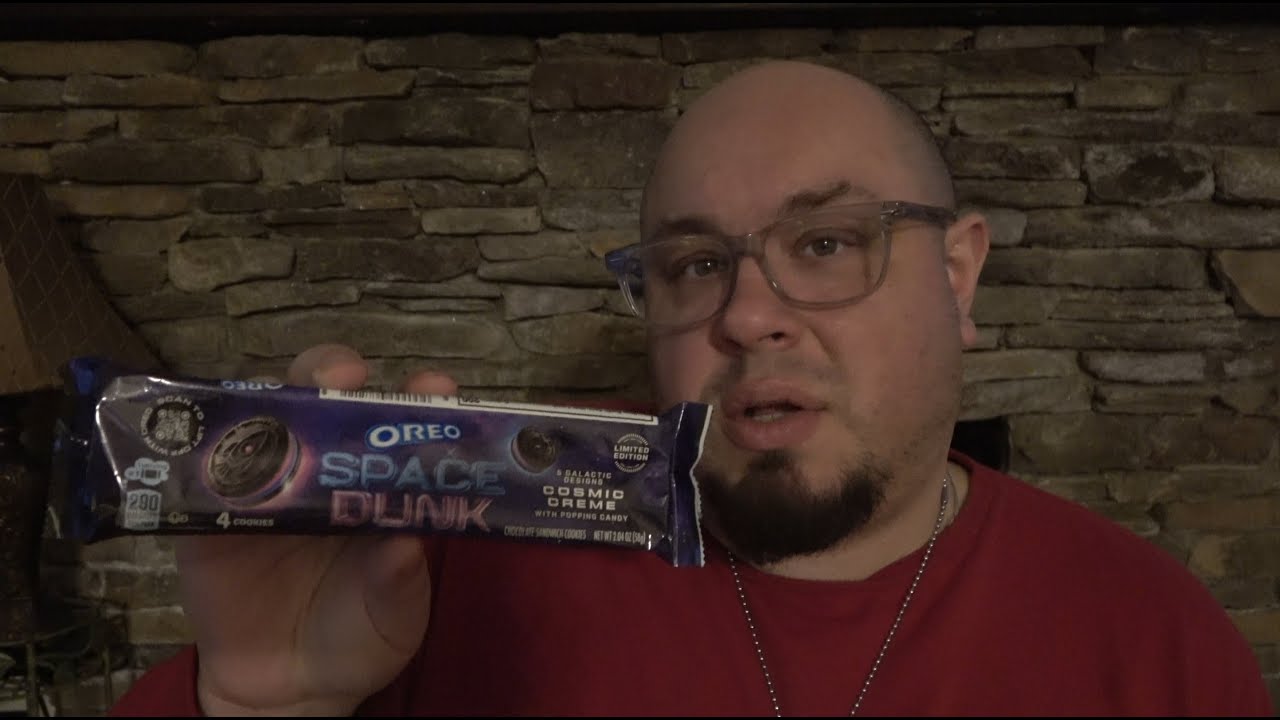 OREOS "Space Dunk" (LIMITED EDITION) With Cosmic Creme Surprise ...