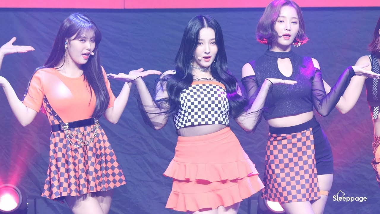[4K] 190320 모모랜드 MOMOLAND 암 쏘 핫 I'M SO HOT 낸시 NANCY @ Show Me Come back Showcase By Sleeppage ...
