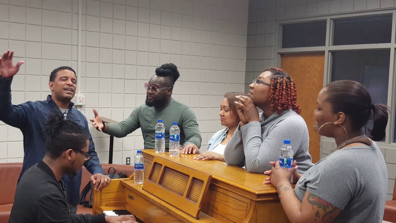Impromptu singing moment of "Colorblind" Chorus - YouTube