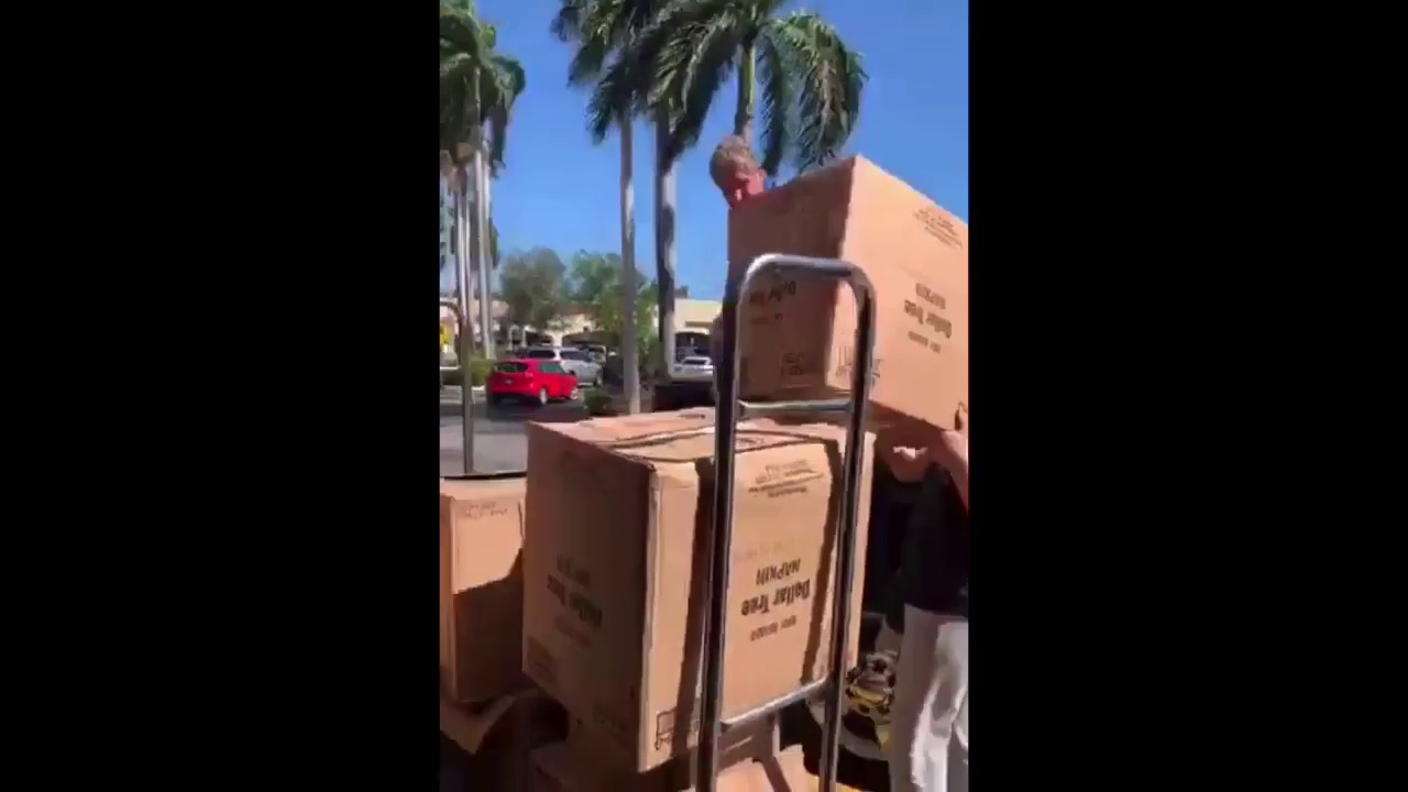 Girls fight over toilet paper @ dollar tree - YouTube