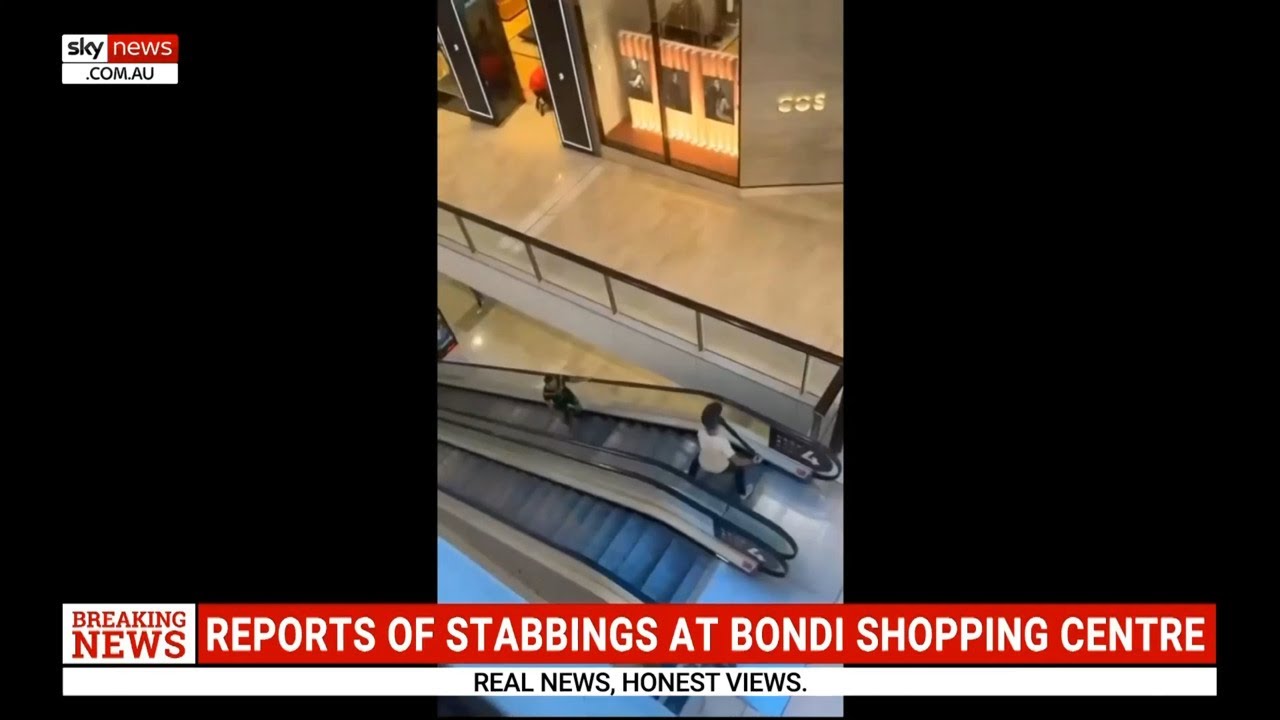 Brave shopper confronts Bondi Junction stabber with bollard - YouTube