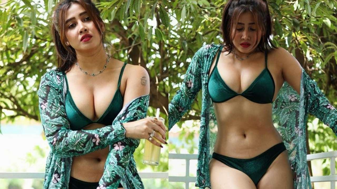 sofia ansari bold bikini video - YouTube