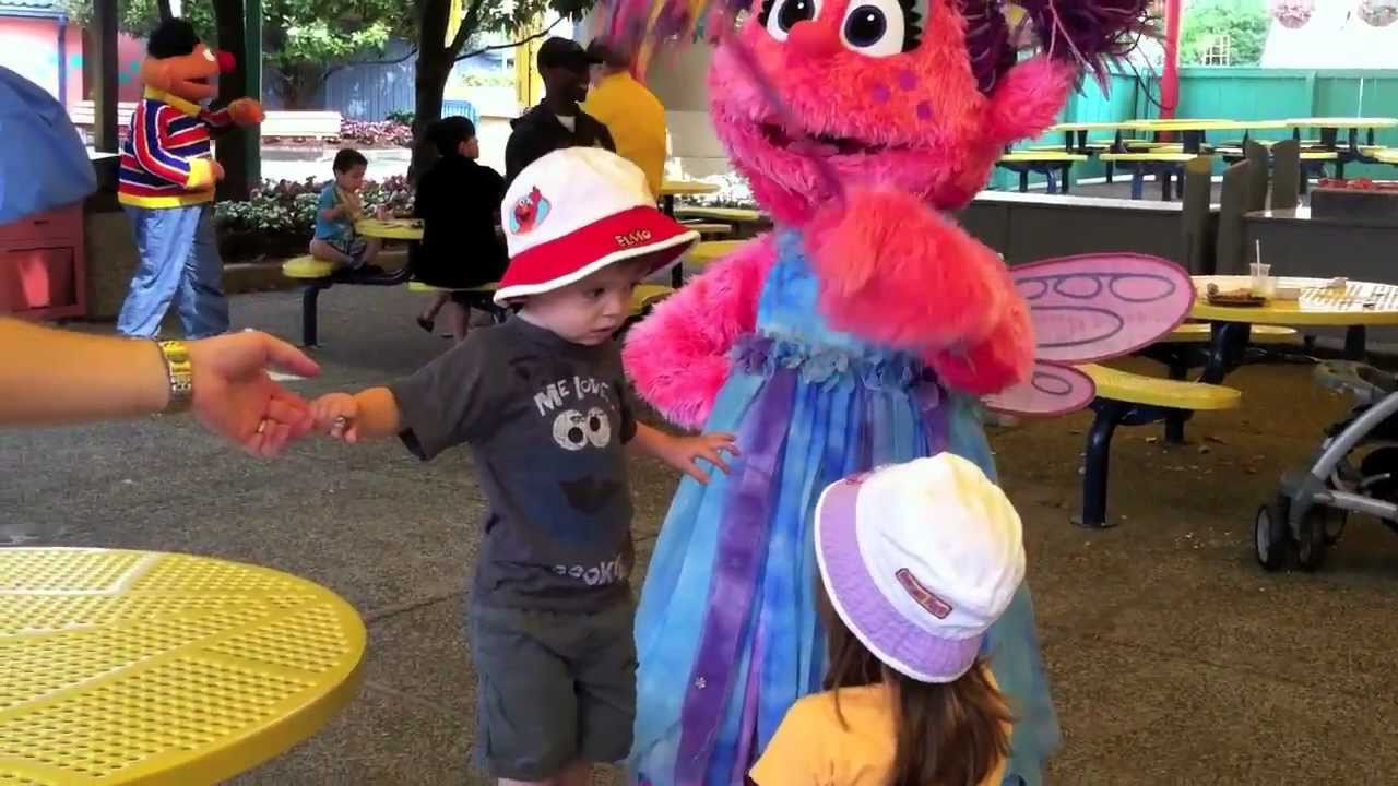 Julia and Henry's first Sesame Place trip '11 - YouTube