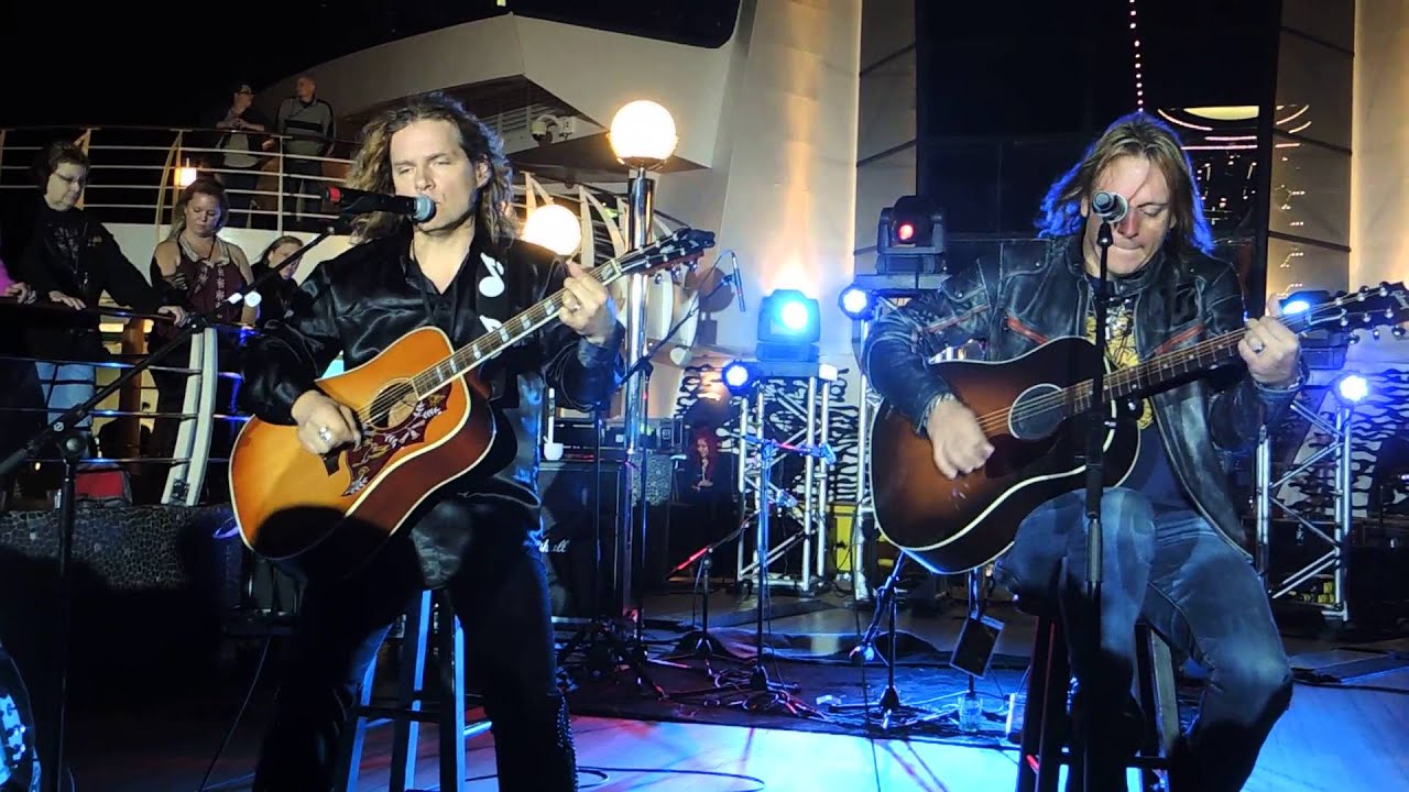 Frank Hannon & Tony Higbee on Def Leppard Cruise "Blue On Black" - YouTube