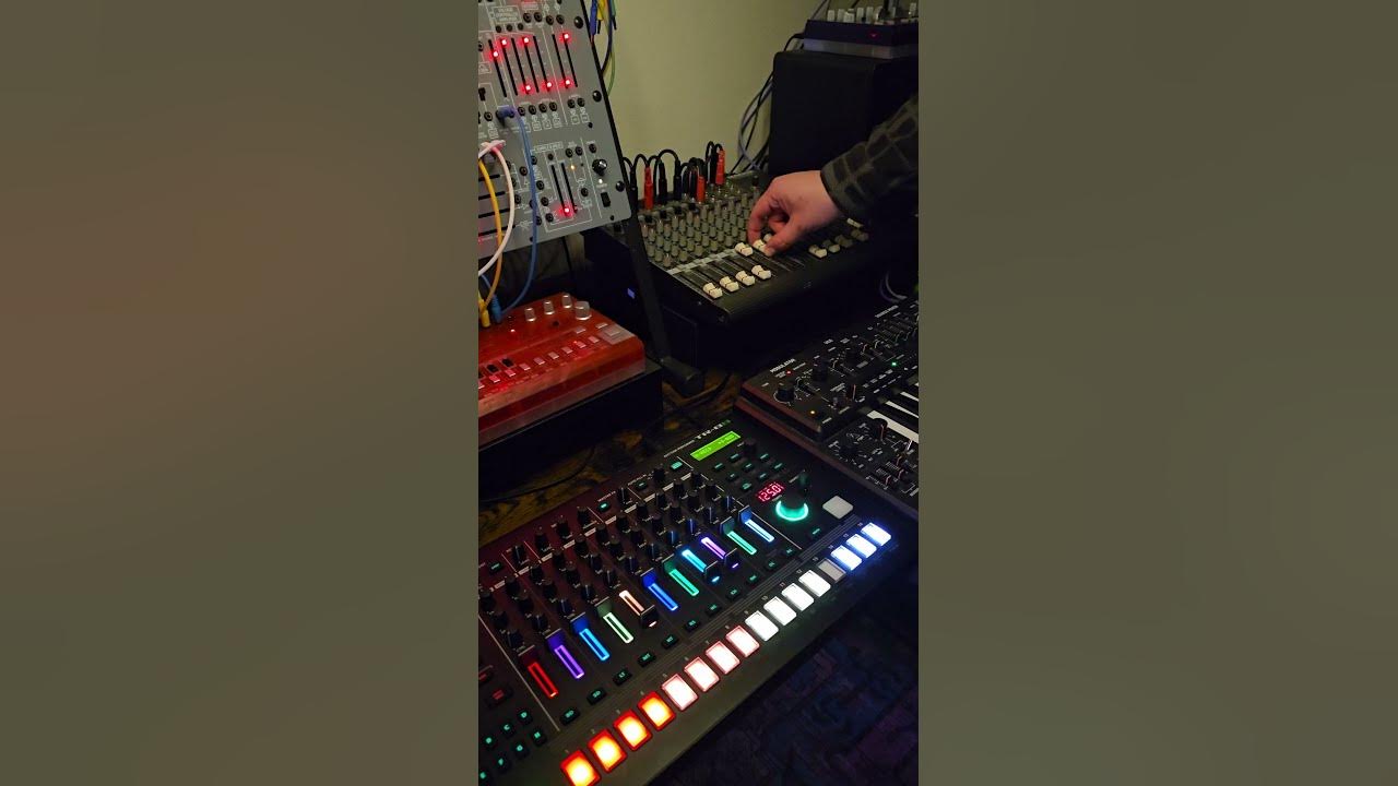 Roland Tr-8s trigger out setup #electronicmusic - YouTube