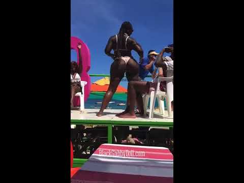 Black Gabby Doll Instagram Model TWERK