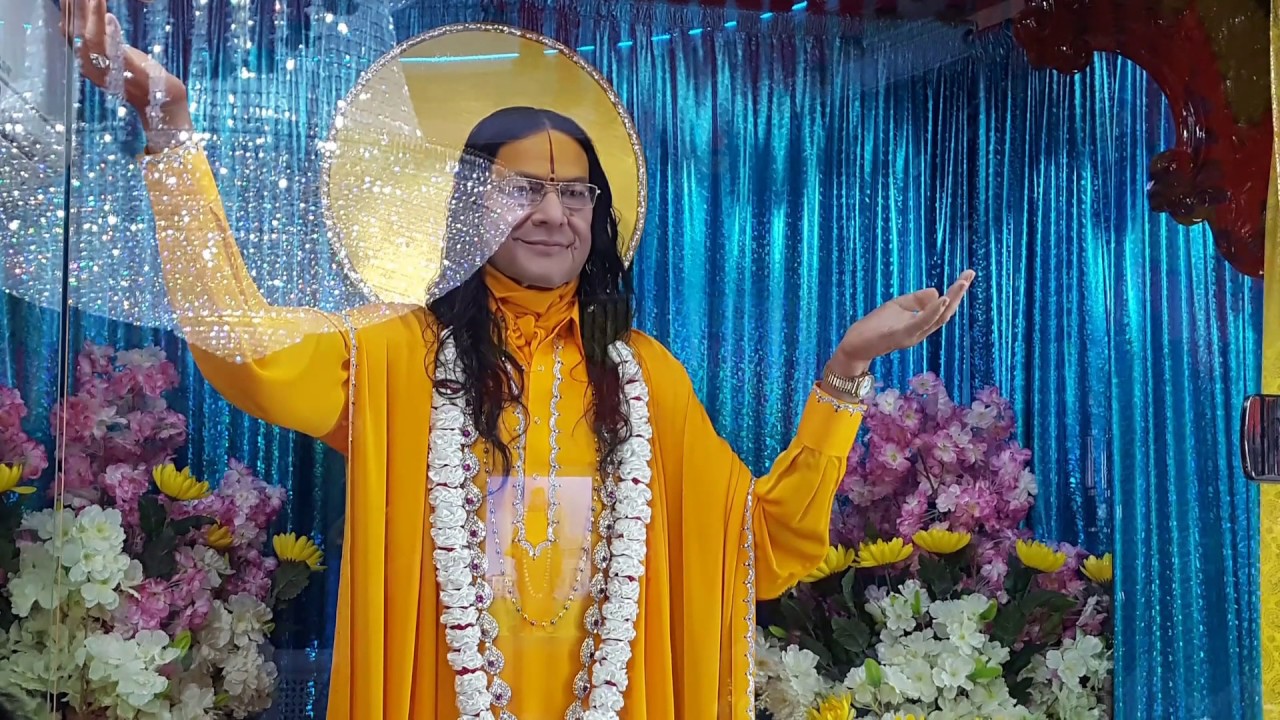 Mangarh Bhakti Dham Mandir Pratapgarh Kripalu Ji Maharaj - YouTube
