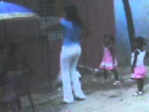 la loca q saber baila dembow